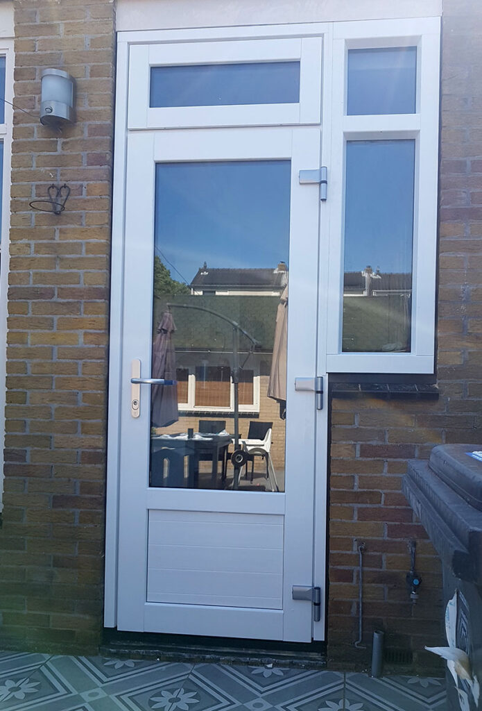 Kunststof uitzetraam online bestellen bij Kunststofkozijn.nl