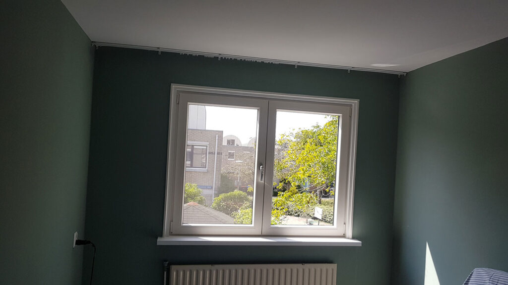 Kunststof kozijn stolpraam met kalf ventilatierooster